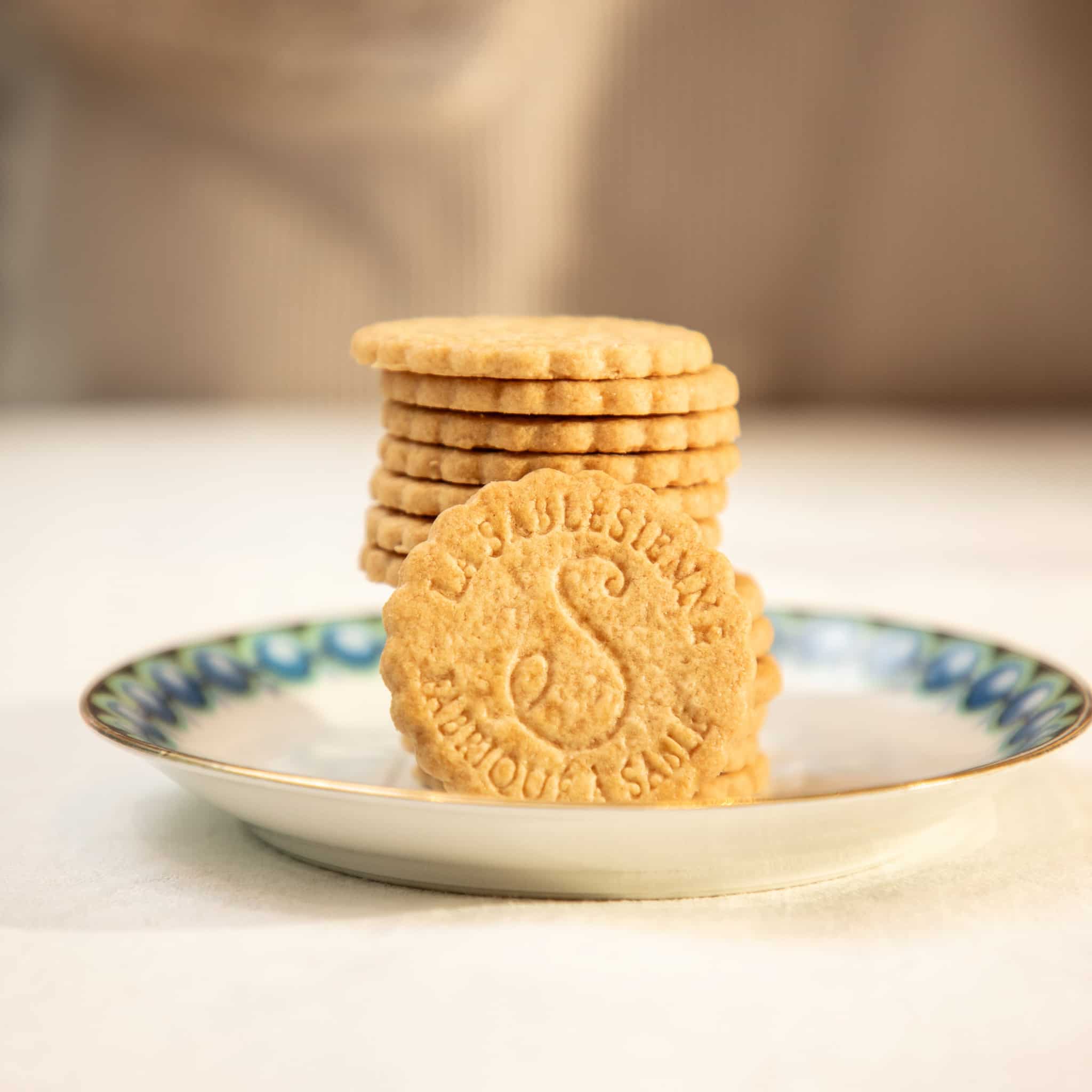 La Sabliesienne French Sable Biscuits in Flower Tin, 250g | Buy online ...